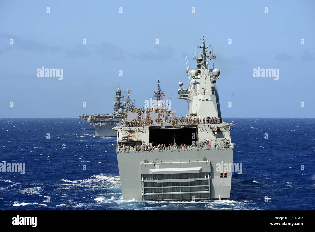 160728-N-RC734-230 PACIFIC OCEAN (July 28, 2016) - Royal Australian ...