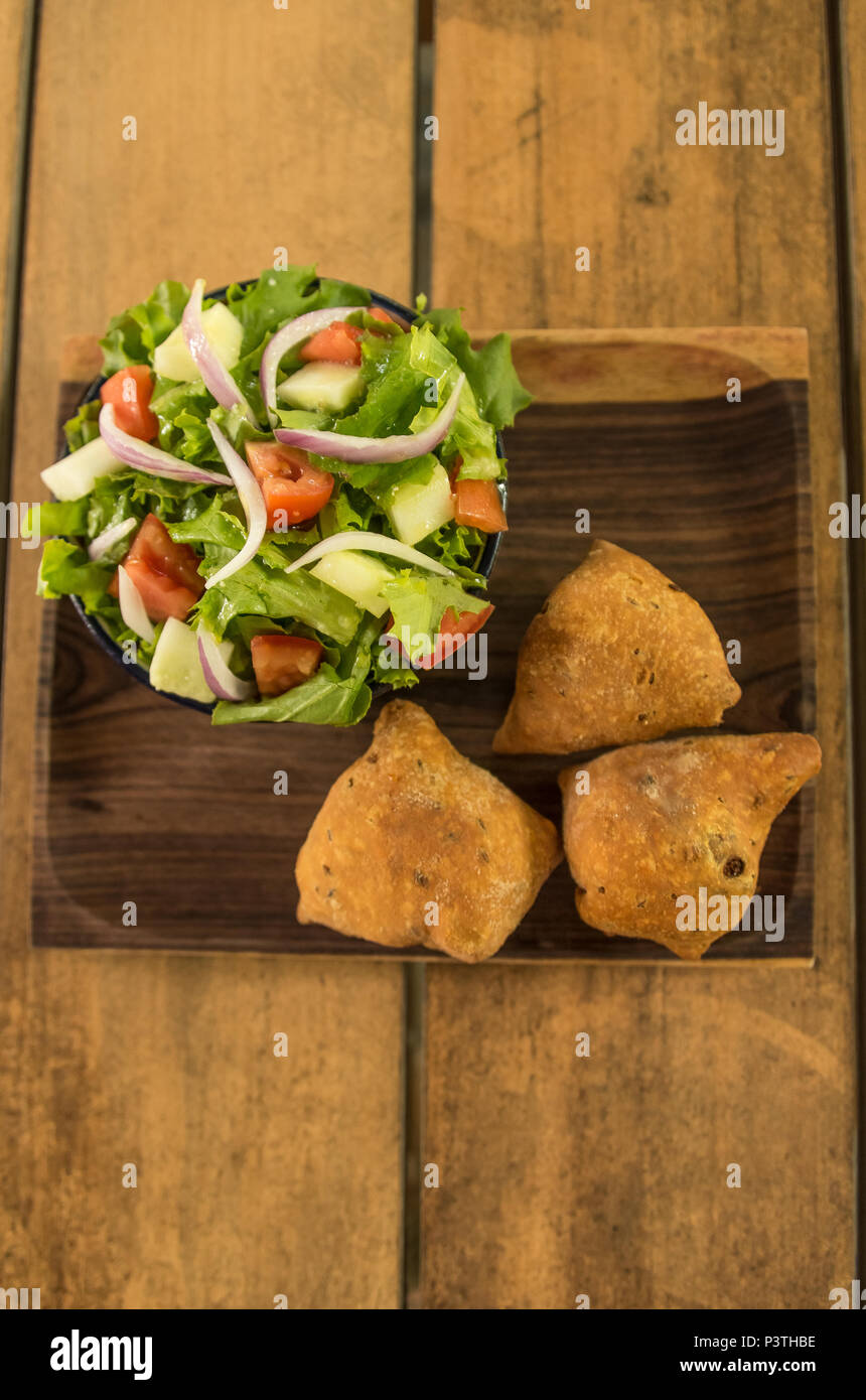 Samosa hi-res stock photography and images - Alamy