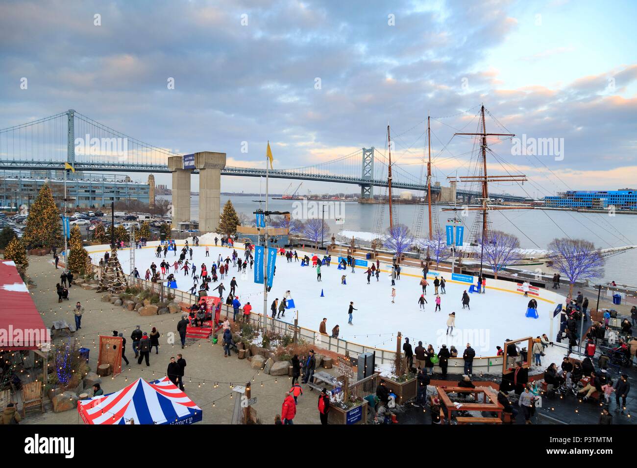 Ice Skaters at RiverRink at Winterfest at Penns Landing, Philadelphia ...