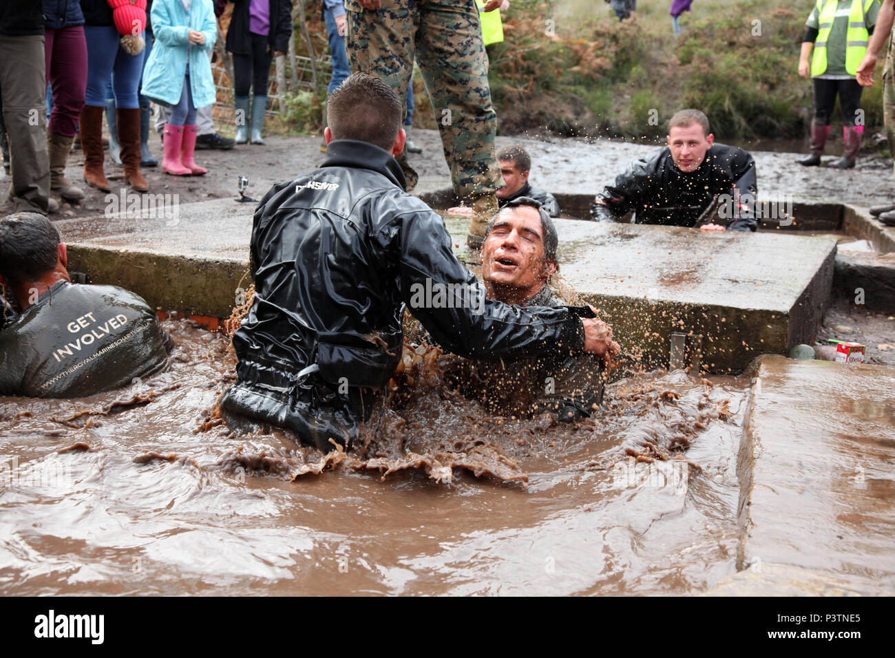 Henry Cavill famous for playing Superman competes in the 2016 Commando ...