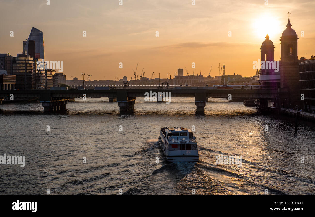 Sunset, Cannon Street Railway Bridge, River Thames, London, England, UK ...