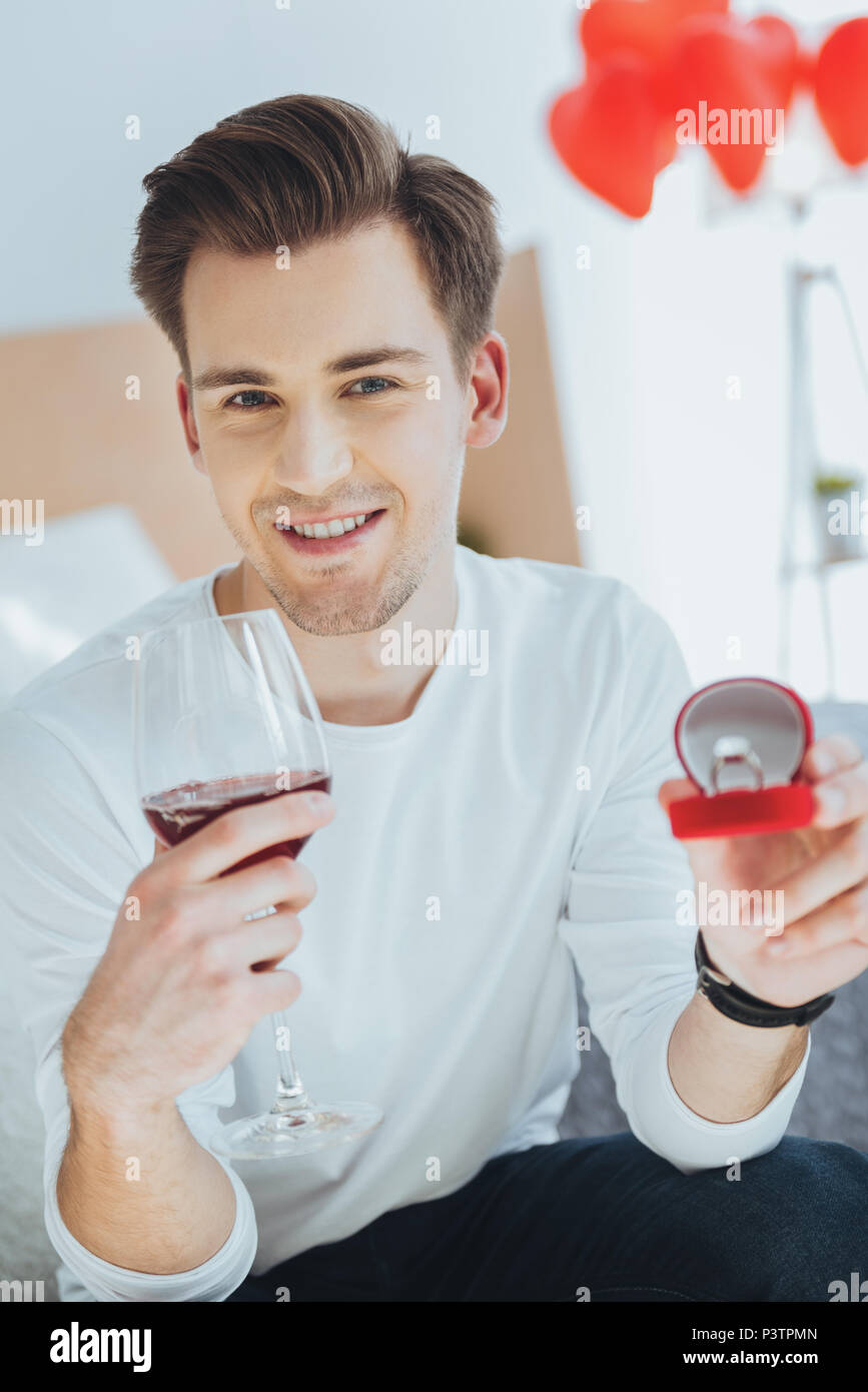 Surprise date hi-res stock photography and images - Alamy