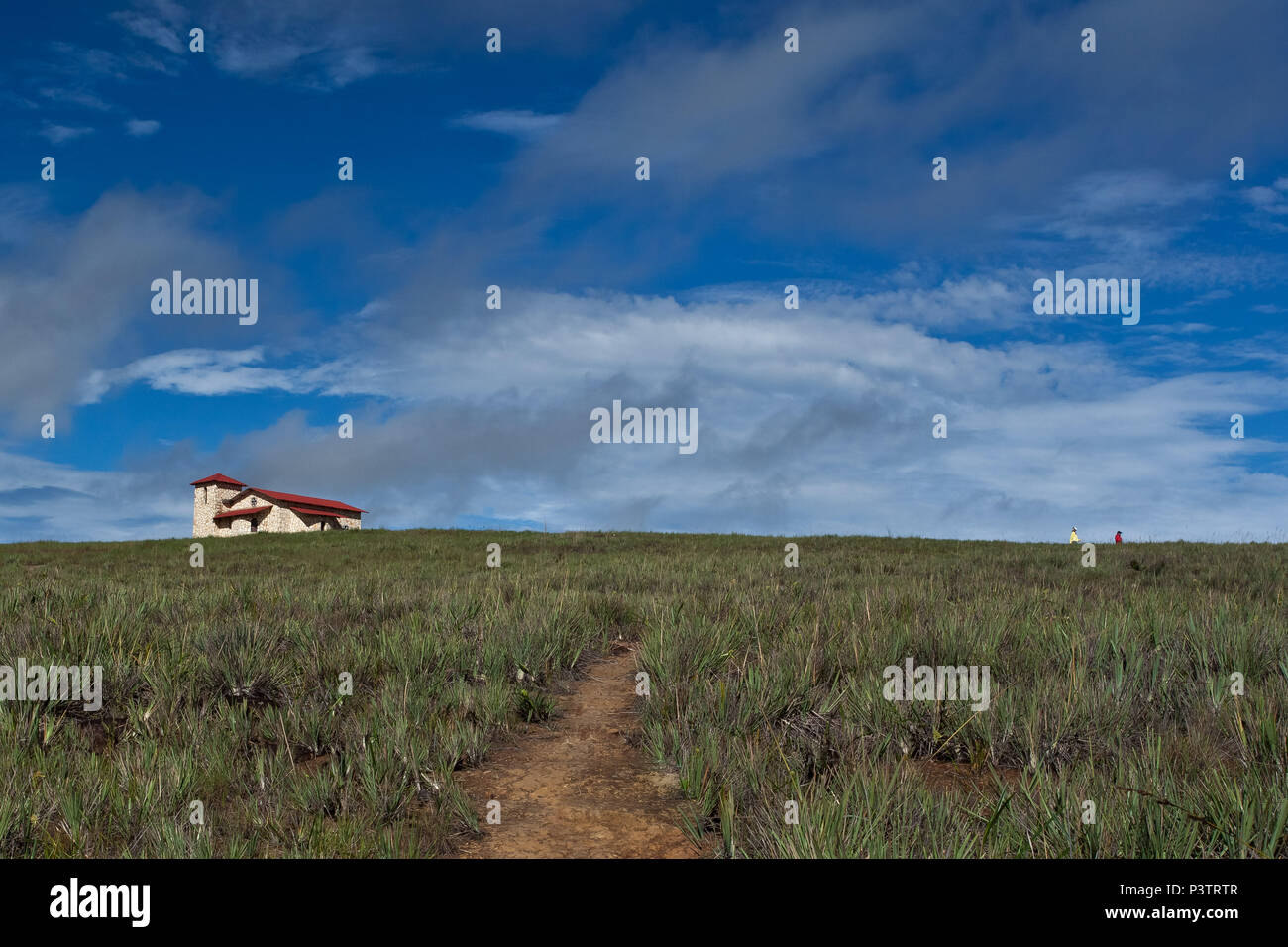 MONTE RORAIMA, RR - 21.07.2012: MONTE RORAIMA - Igreja no caminho ...