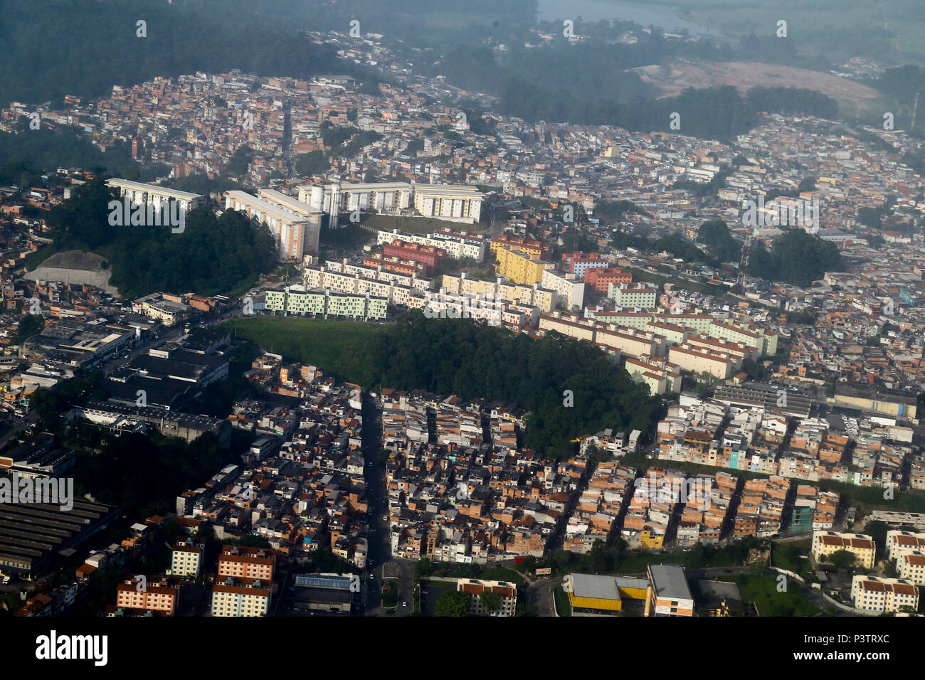 Favelas sao paulo hi-res stock photography and images - Alamy