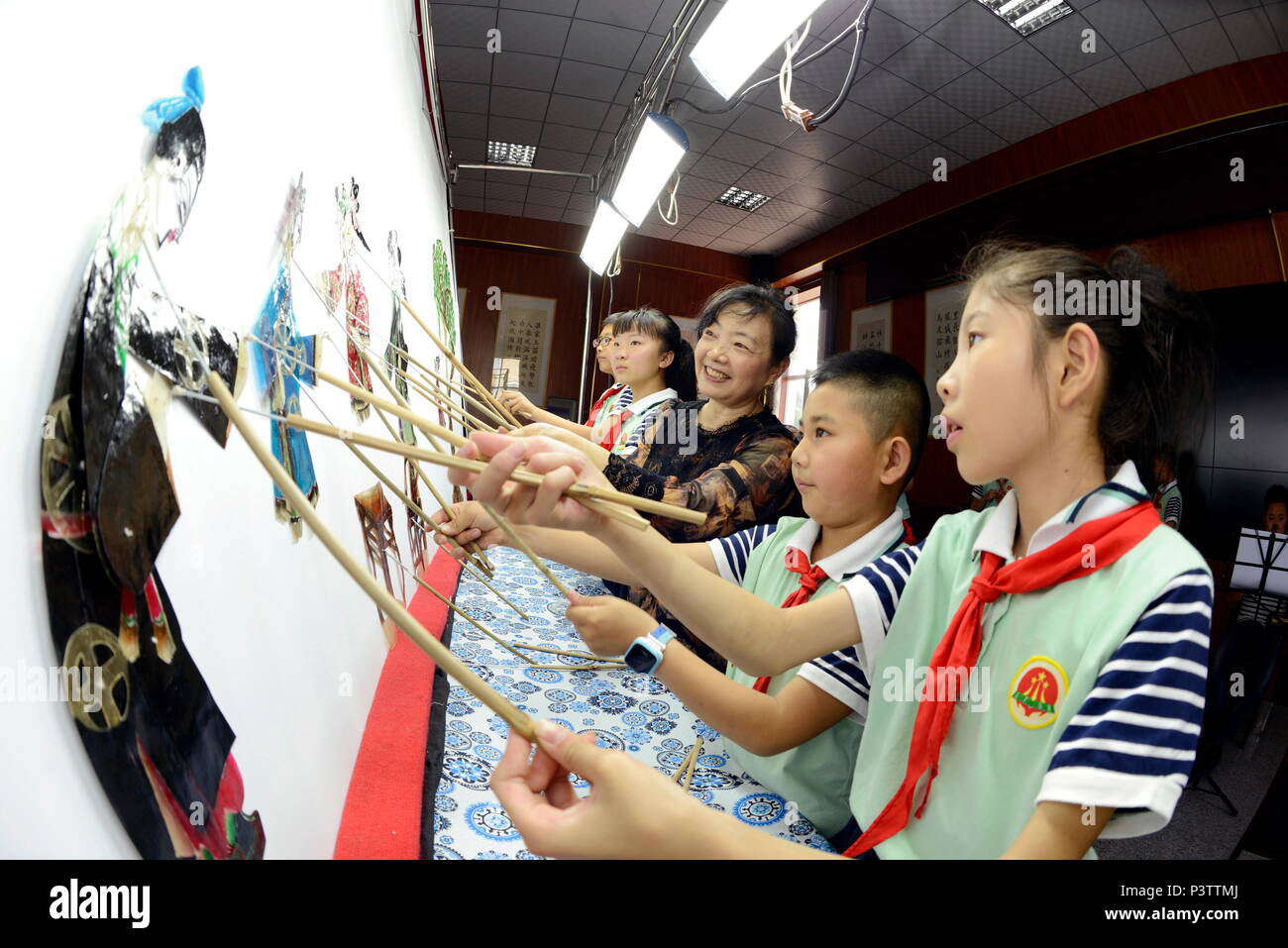 Shadow puppets school hi-res stock photography and images - Alamy