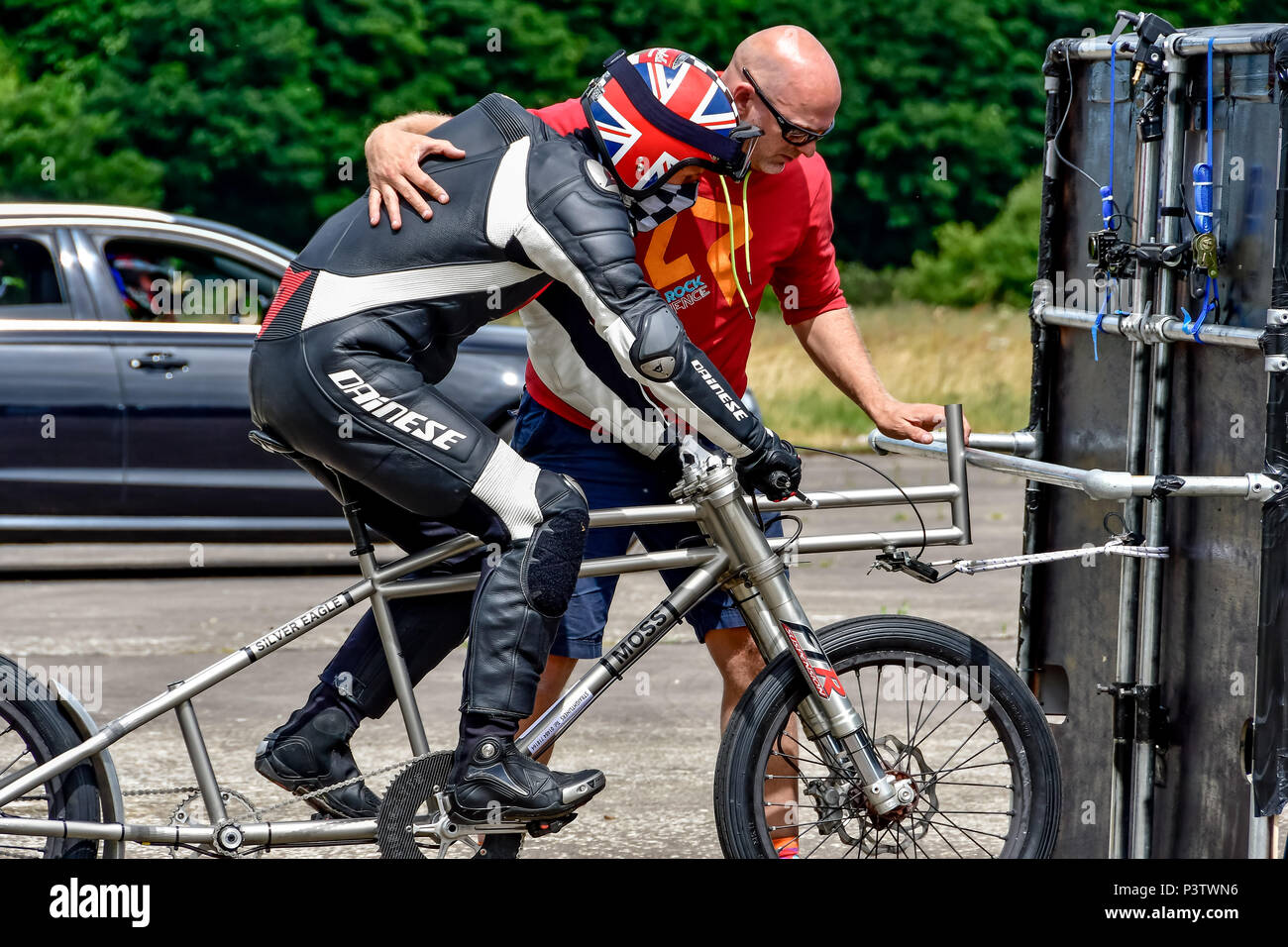 Fastest track cyclist hi-res stock photography and images - Alamy