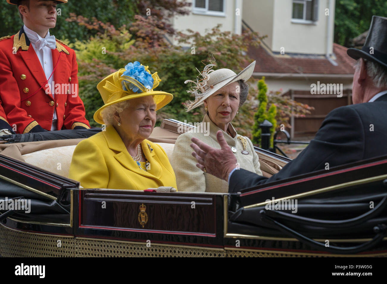 Royal Ascot, Berkshire, UK. 19th Jun, 2018. The Queen and Princess Anne ...