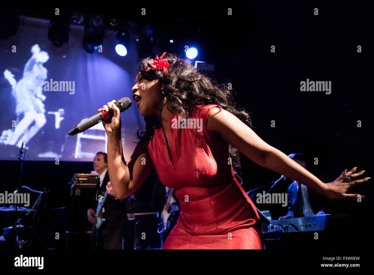 The ronettes hi-res stock photography and images - Alamy