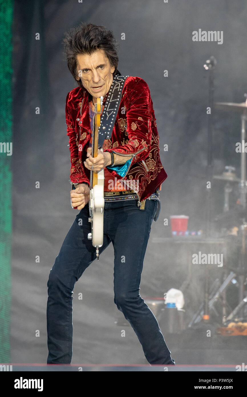 Charlie falconer hi-res stock photography and images - Alamy