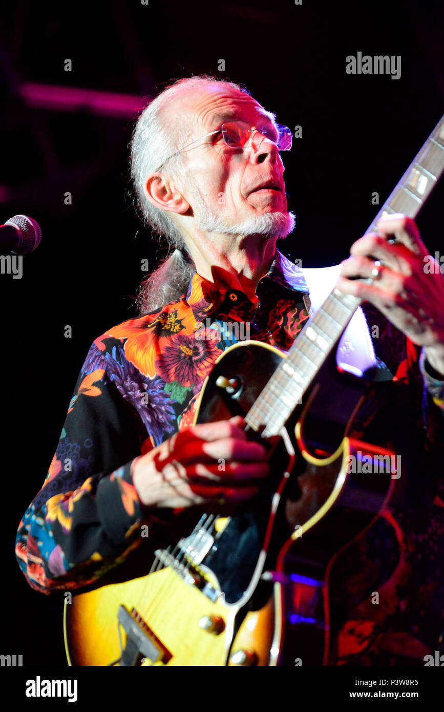 Yes guitarist hi-res stock photography and images - Alamy