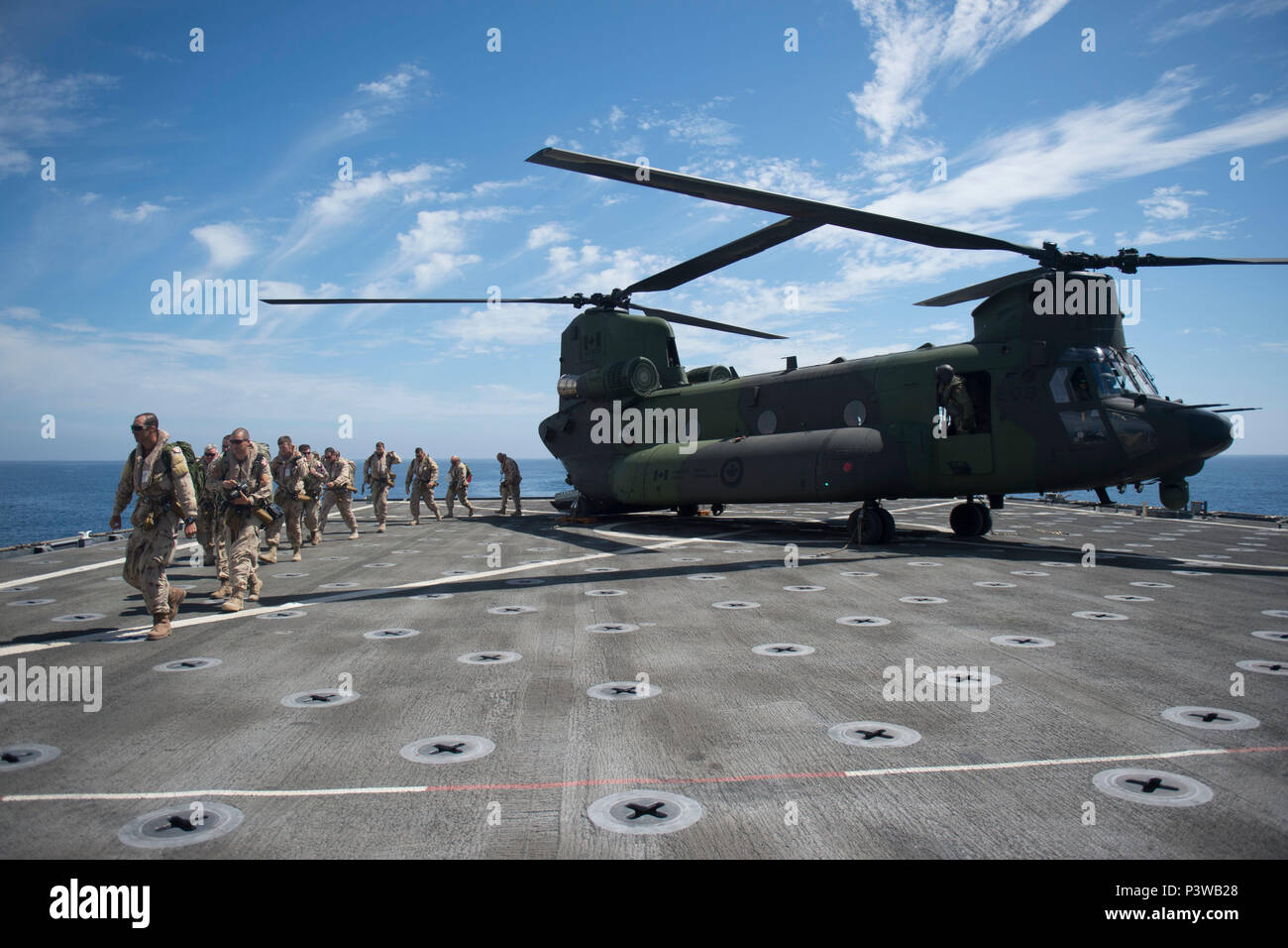 Ch 147 chinook hi-res stock photography and images - Alamy