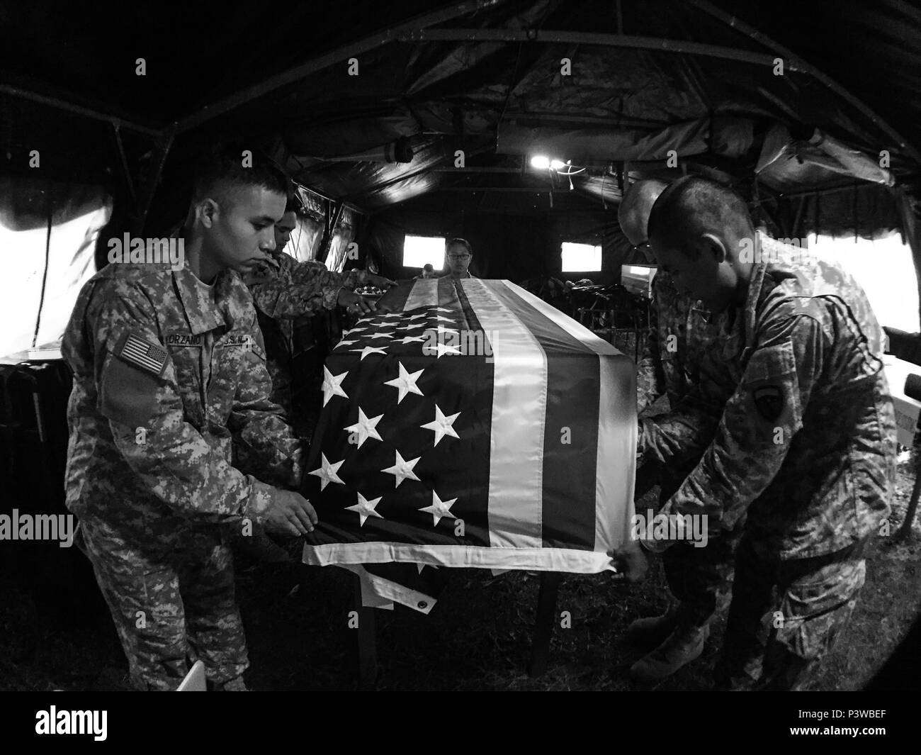 U.S. Army Reserve soldiers with the 387th Quartermaster Company ...