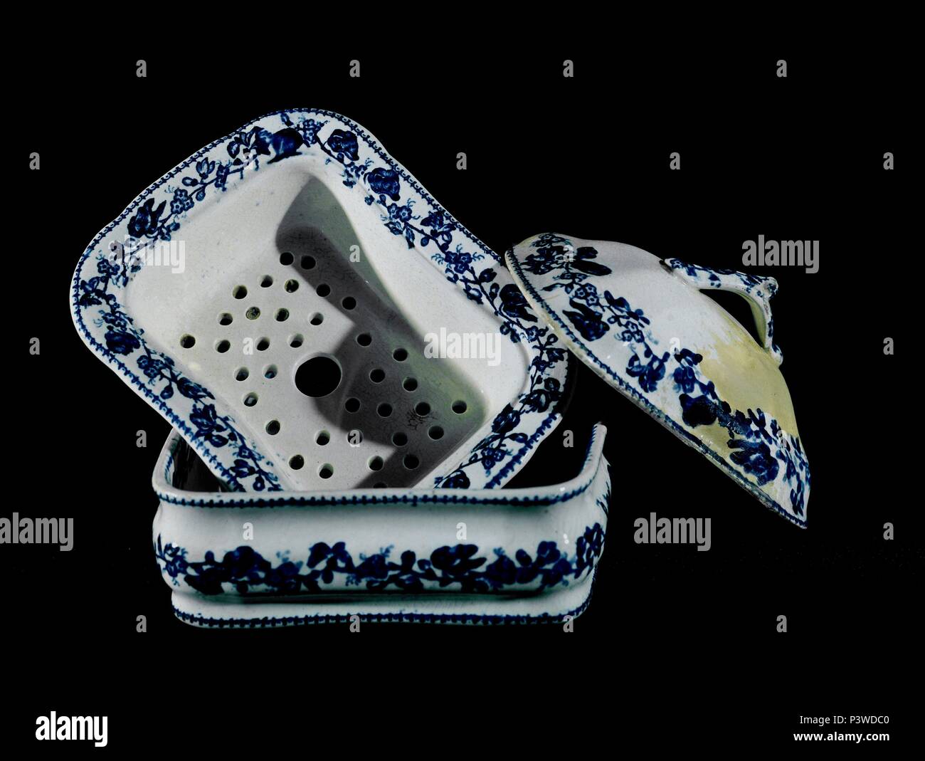 CERAMICA DE SARGADELOS- S XIX. Location: MUSEUM OF FINE ARTS, CORUÑA ...