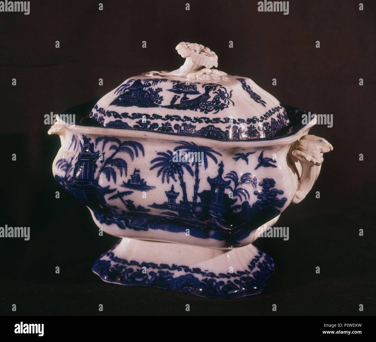 CERAMICA DE SARGADELOS. Location: MUSEUM OF FINE ARTS, CORUÑA, SPAIN ...