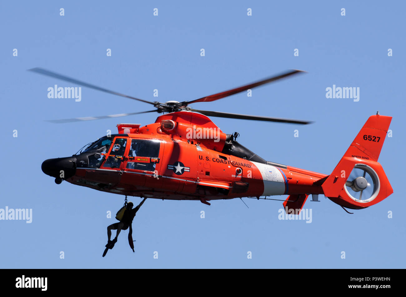 U.S. Coast Guard Aviation Survival Technician 3rd Class Brendan Davis ...