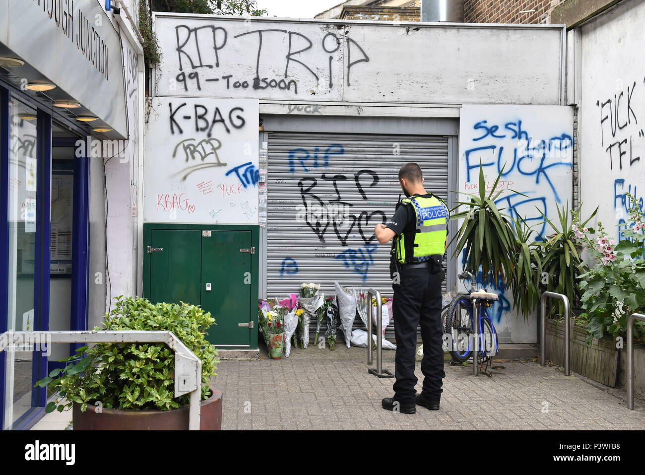 Rip street art hi-res stock photography and images - Alamy