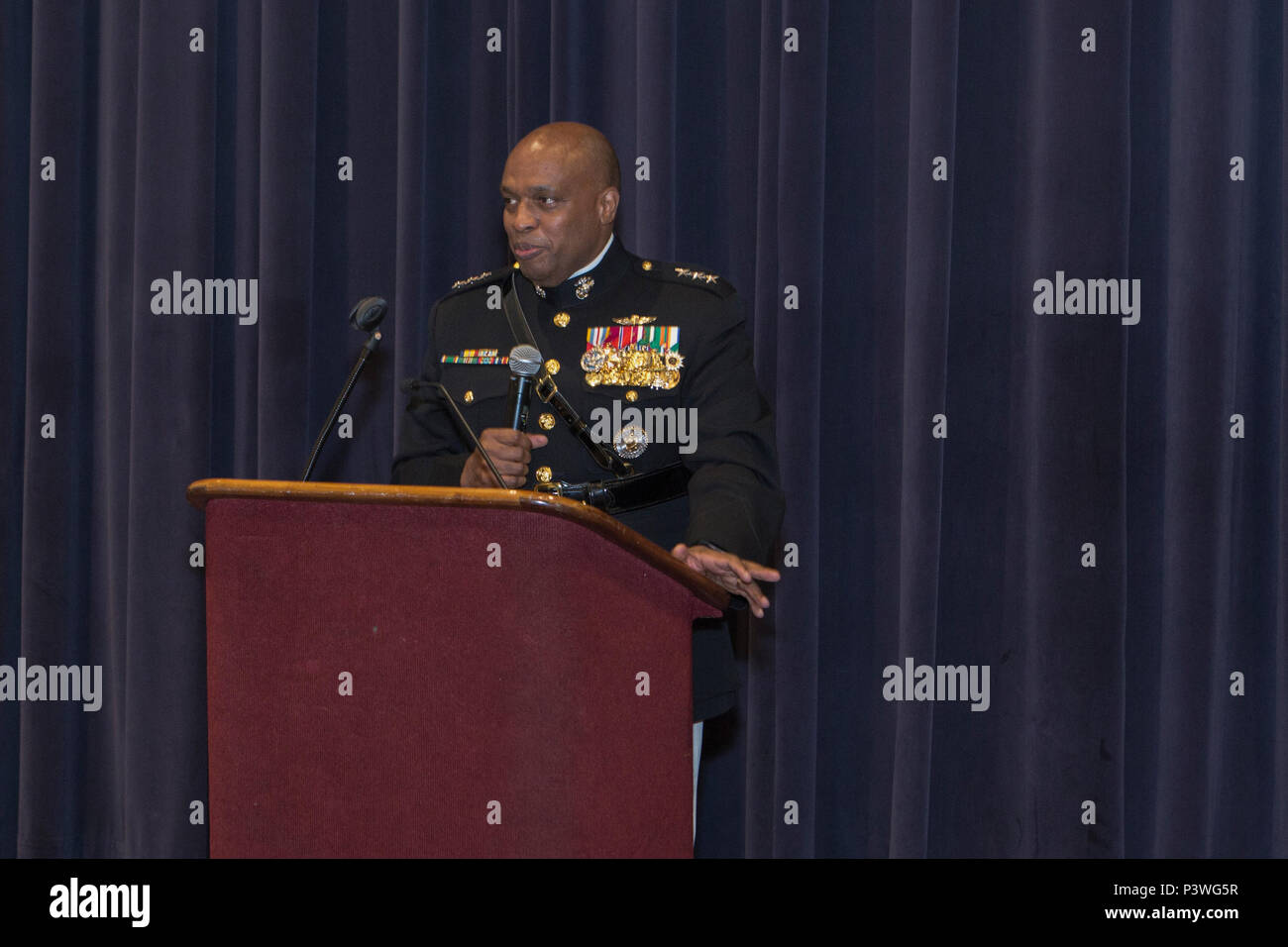 Vincent r stewart hi-res stock photography and images - Alamy