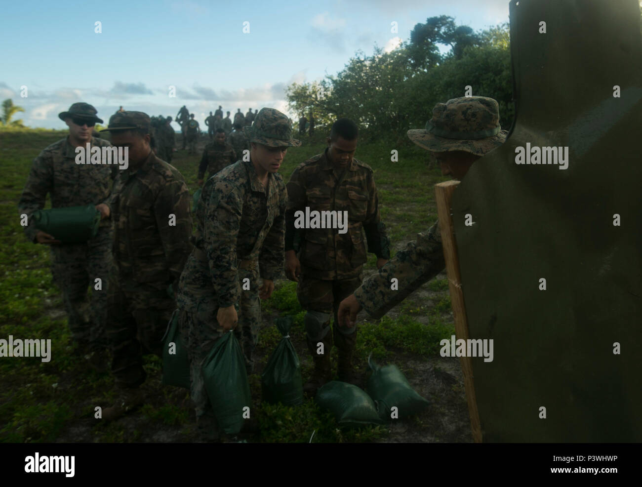 Tongan soldiers hi-res stock photography and images - Alamy