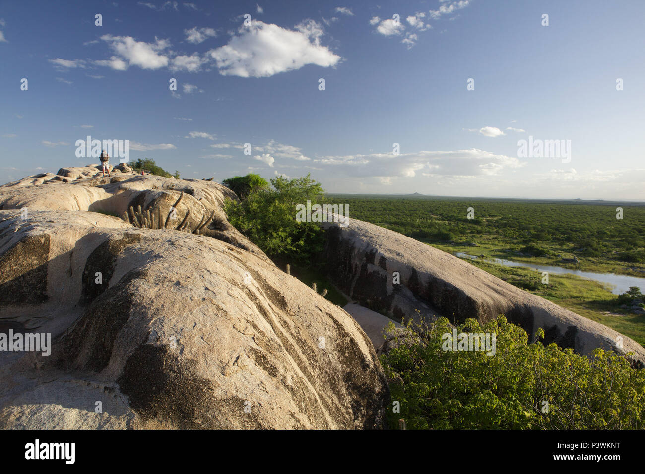 INDEPENDÊNCIA, CE - 21.04.2016: PEDRA LISA - Vista do ponto turístico ...