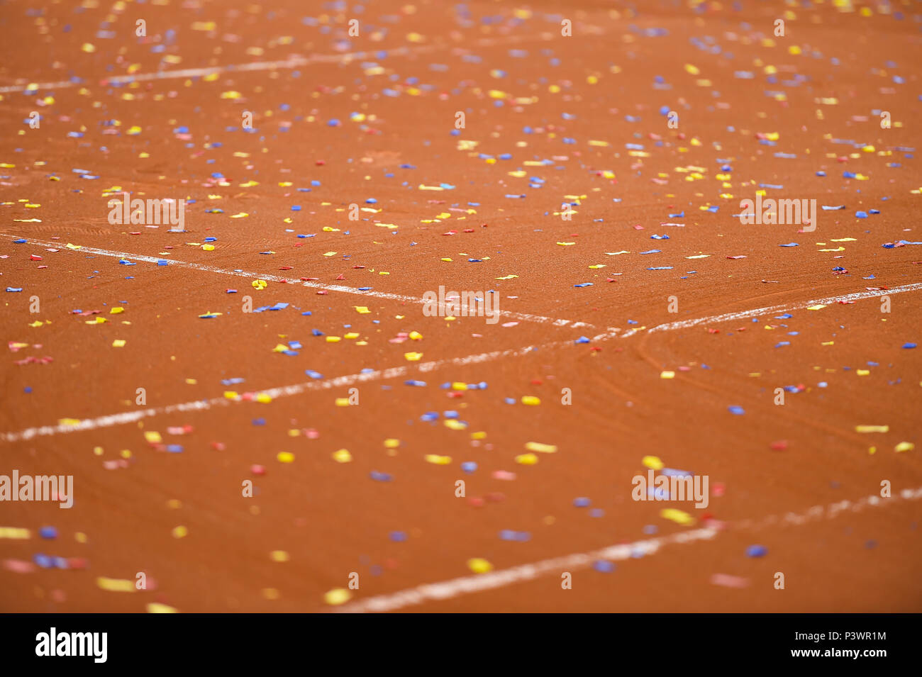 Detail show with confetti on a tennis clay court Stock Photo - Alamy