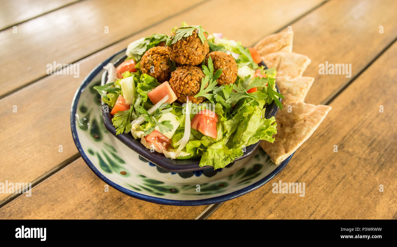 Falafel presentation hi-res stock photography and images - Alamy