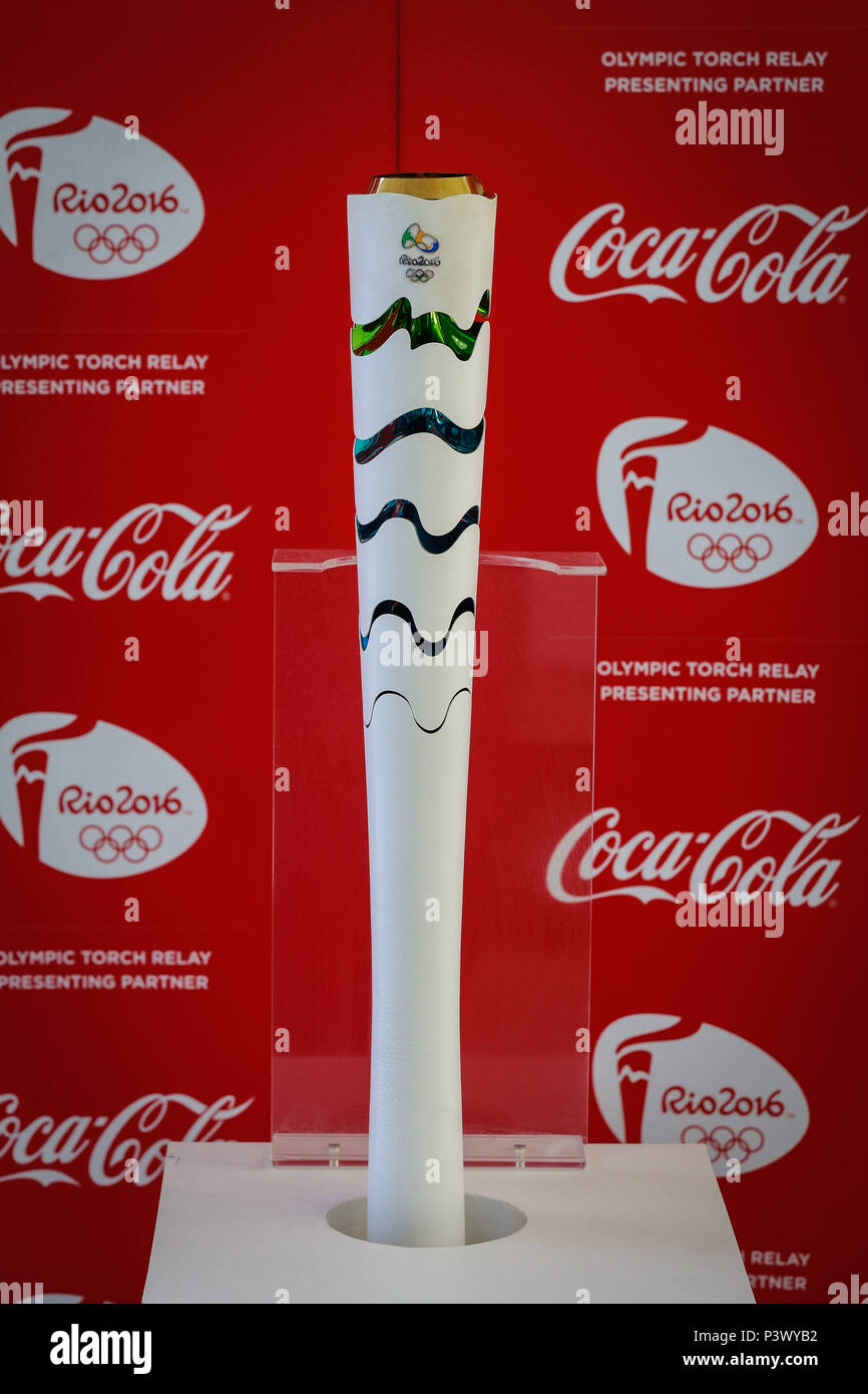 Tocha olimpica hi-res stock photography and images - Alamy