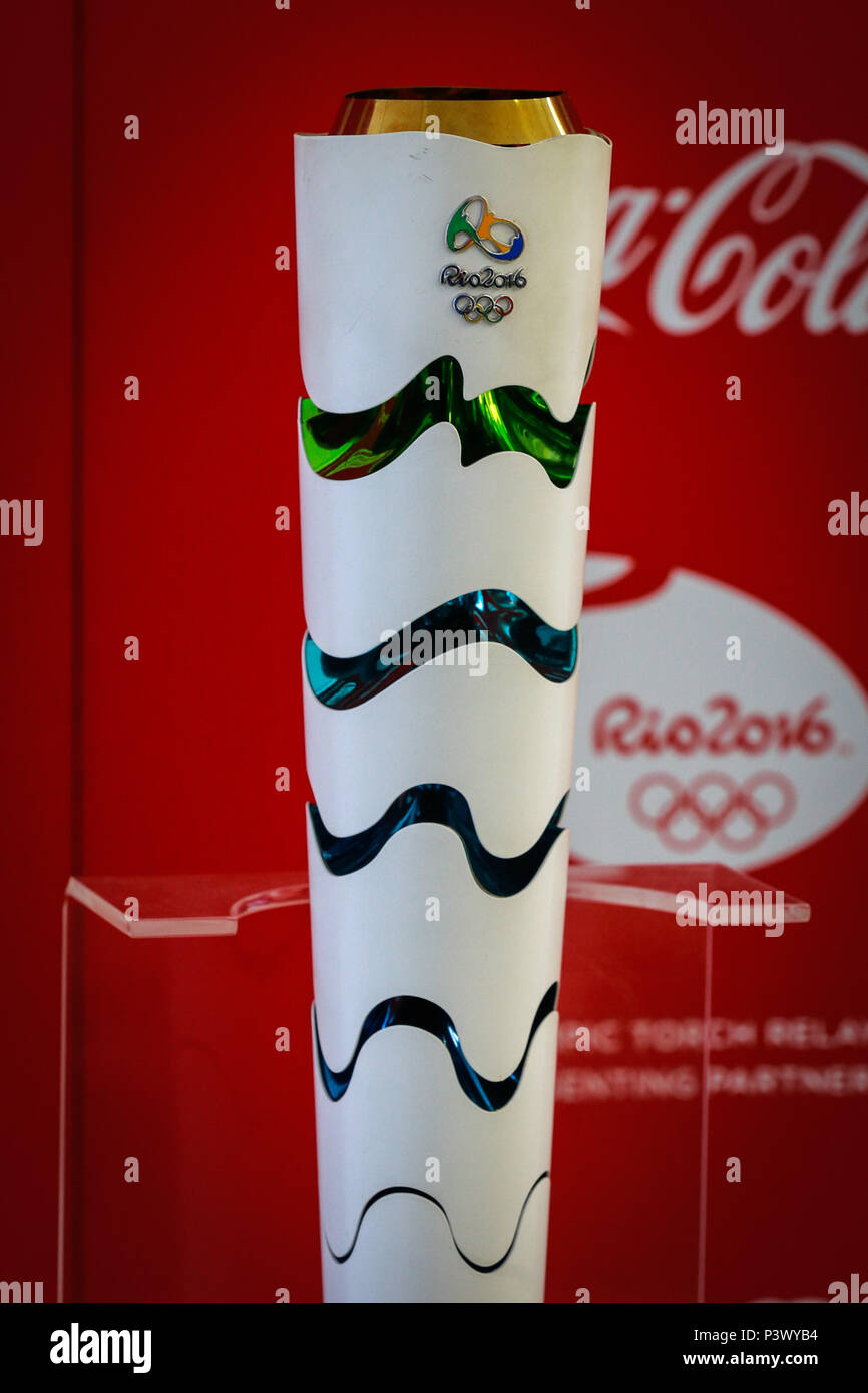 Tocha olimpica hi-res stock photography and images - Alamy