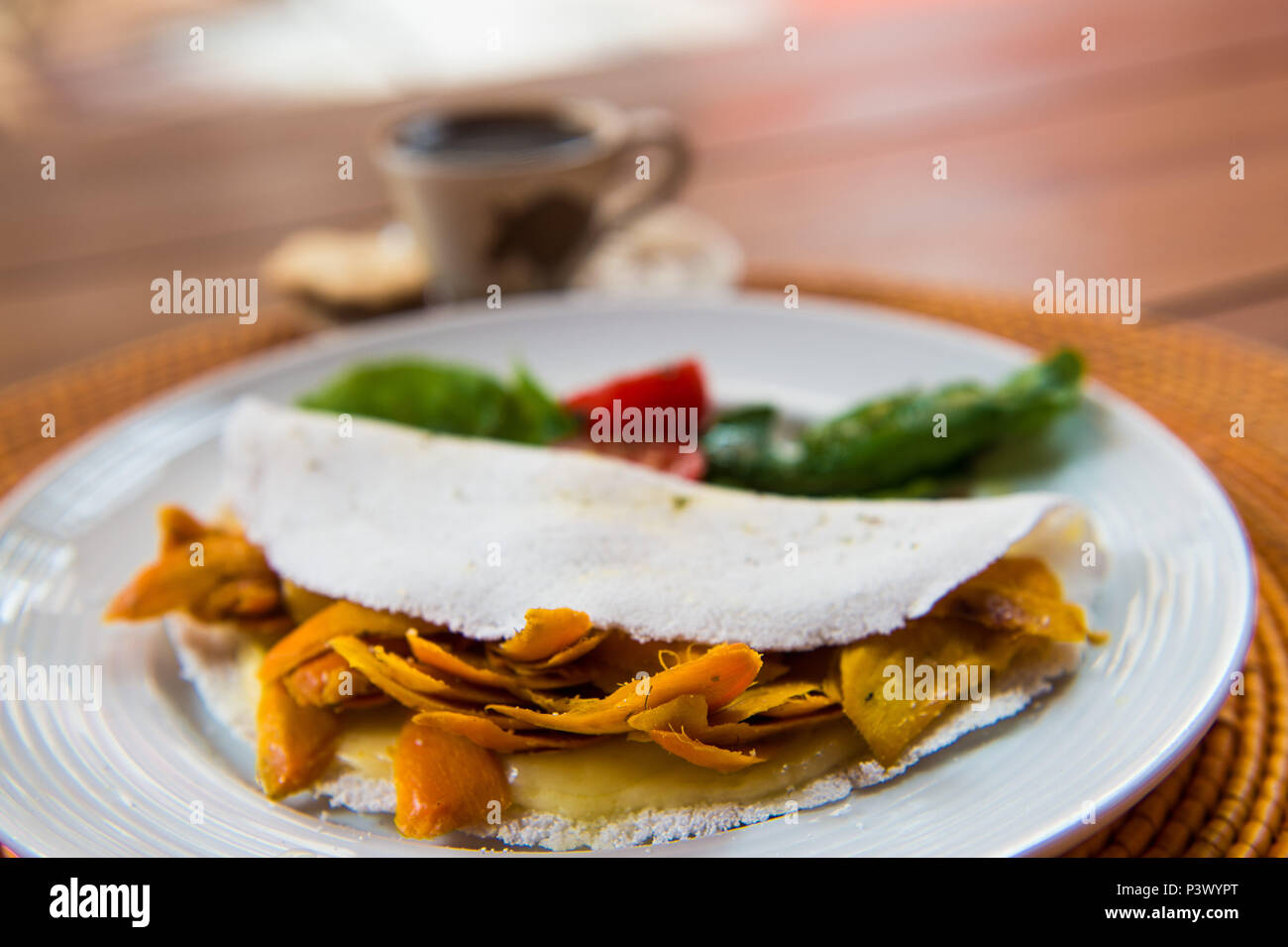 Tapioca com tucumã, comida típica de Manaus, Amazonas Stock Photo - Alamy