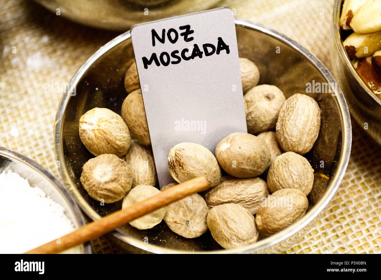 Noz moscada hi-res stock photography and images - Alamy
