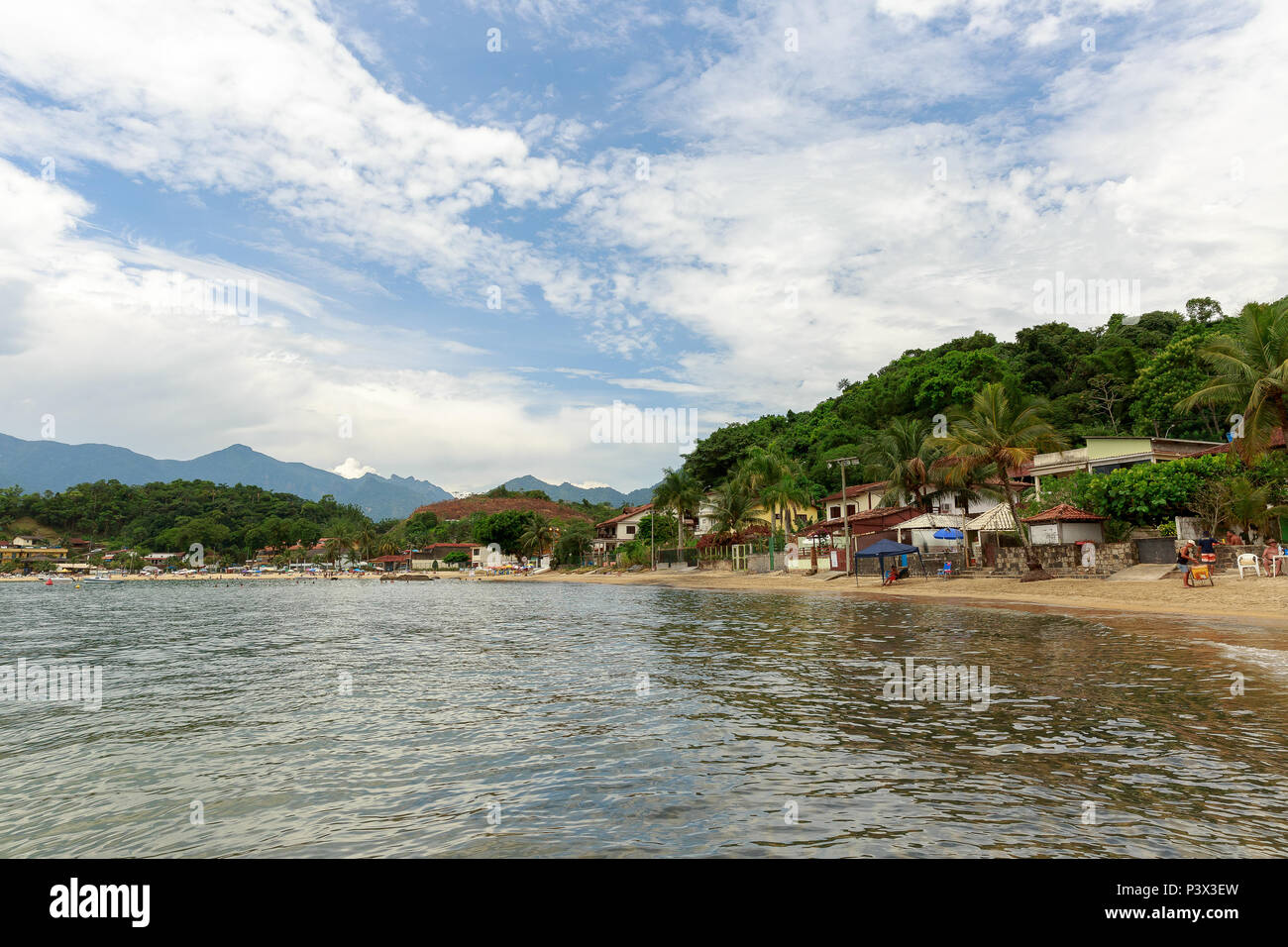 Praia da Biscaia localizada em Angra dos Reis, RJ Stock Photo - Alamy