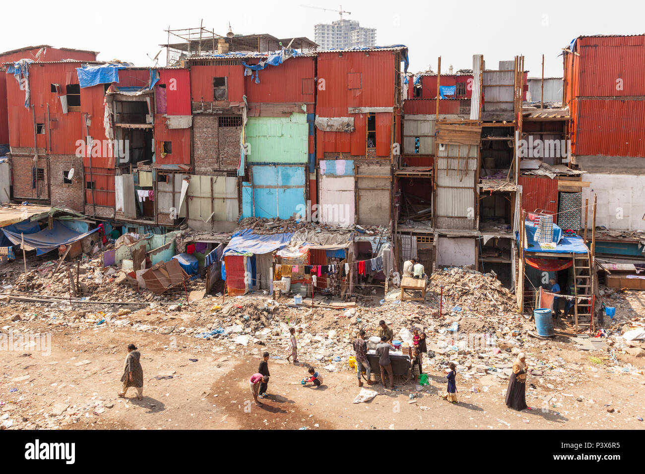 Slum bandra station hi-res stock photography and images - Alamy