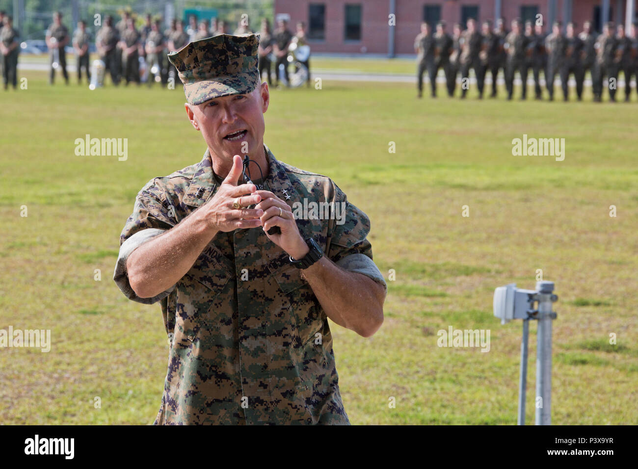 U.S. Marine Corps Maj. Gen. Carl E. Mundy, commanding officer of Marine ...