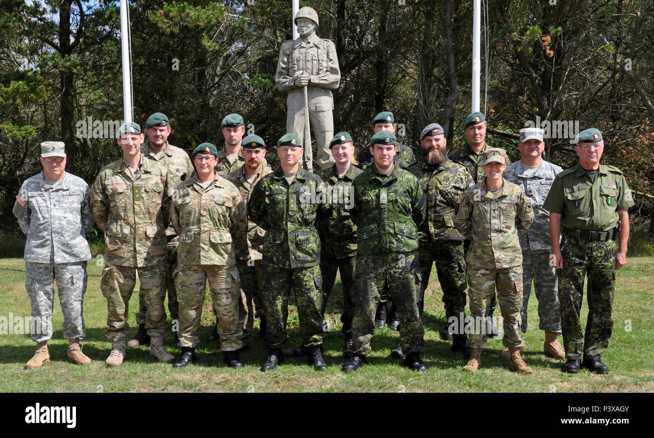 U s army basic instructor course hi-res stock photography and images ...