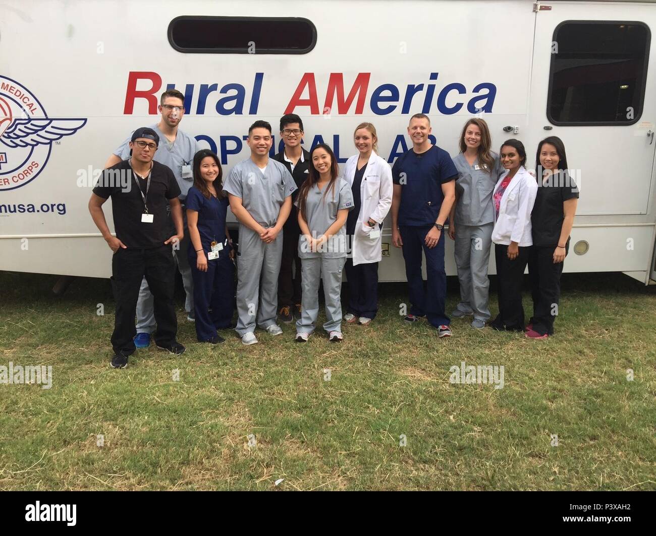 (From left) David Zarate, Seth Methvin, Thao Ngo, Tam Nguyen, Hoang ...