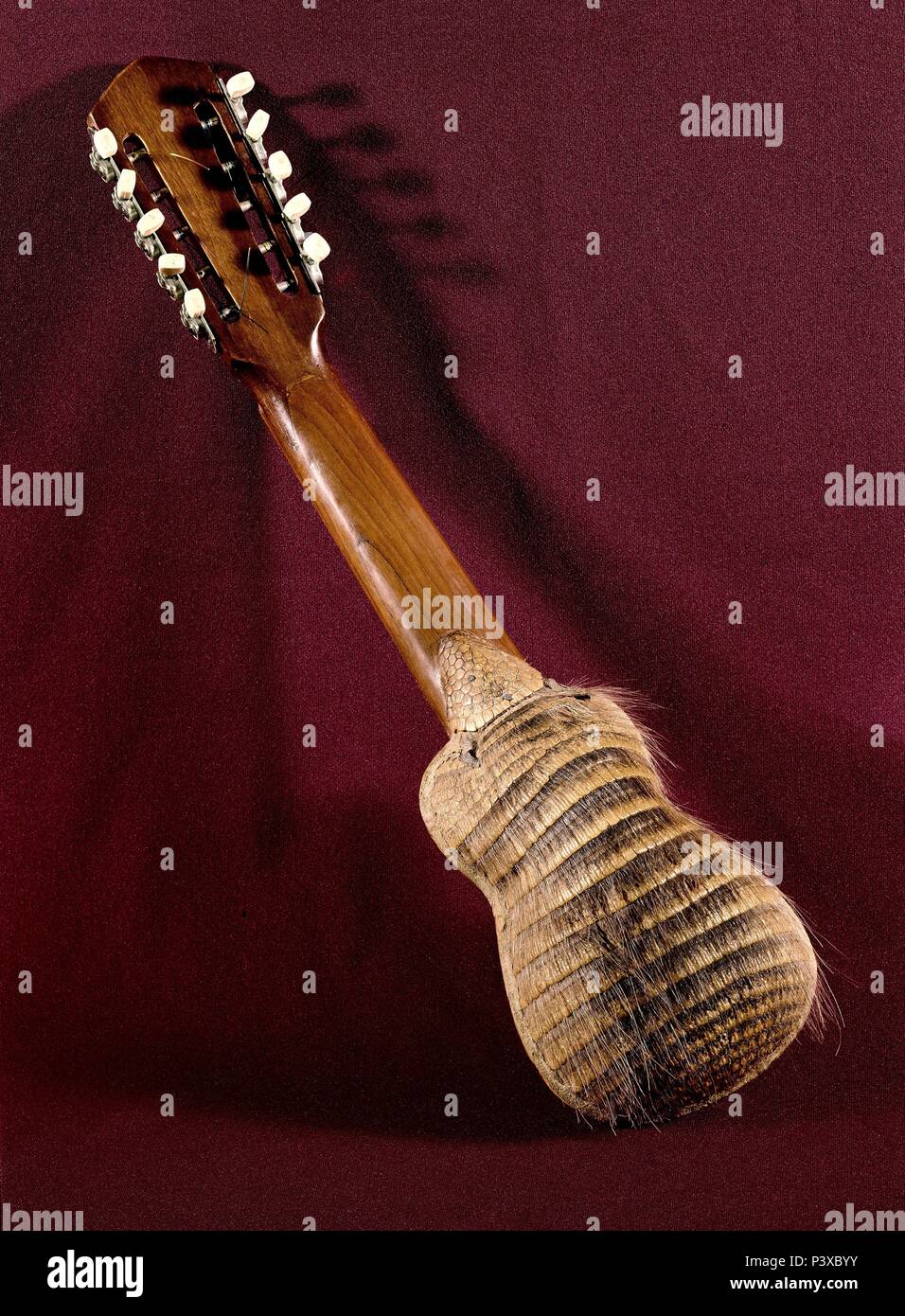 INSTRUMENTO MUSICAL ARGENTINO-CHARANGO Stock Photo - Alamy