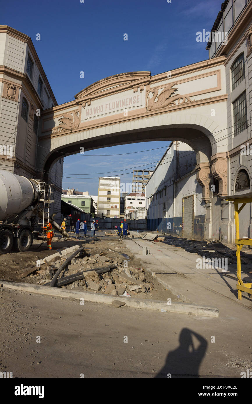 Vista do entorno do Moinho Fluminense, na região portuária da cidade do ...