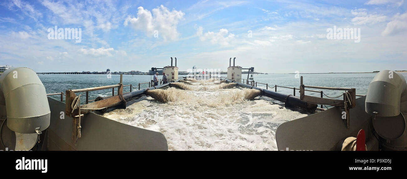 Dredge CURRITUCK, based out of U.S. Army Corps of Engineers, Wilmington ...