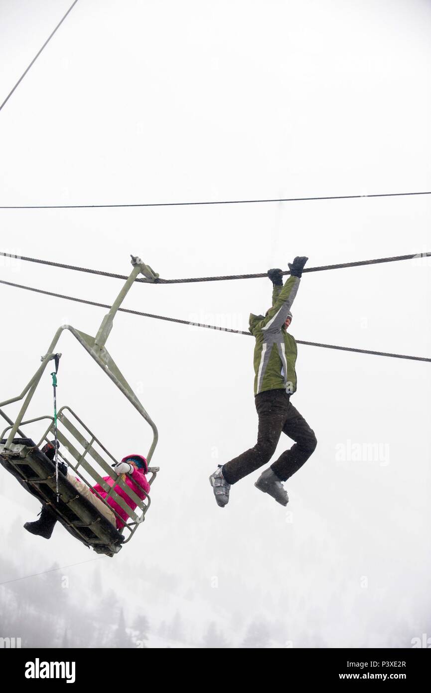 Frozen film 2010 hi-res stock photography and images - Alamy