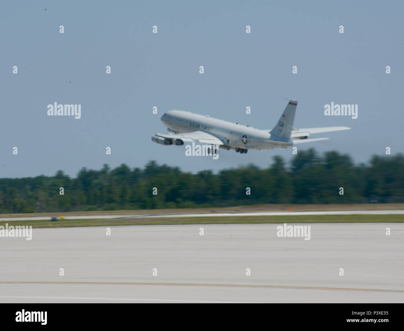 Robins camp hi-res stock photography and images - Alamy