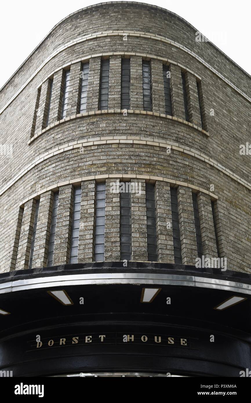 Curved facade historic building hi-res stock photography and images - Alamy