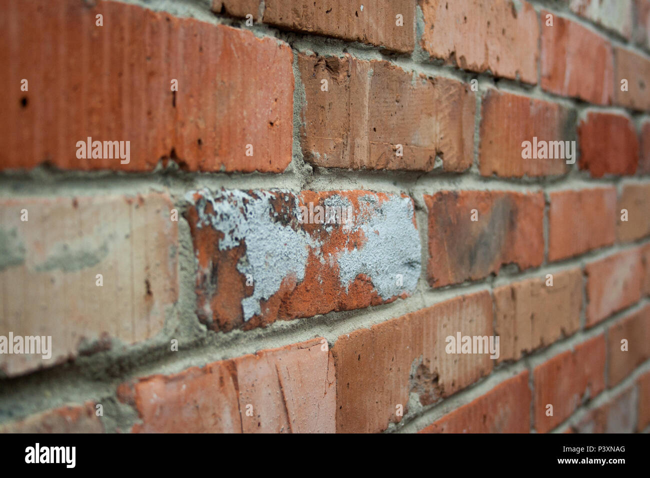 Destroyed brick wall hi-res stock photography and images - Alamy