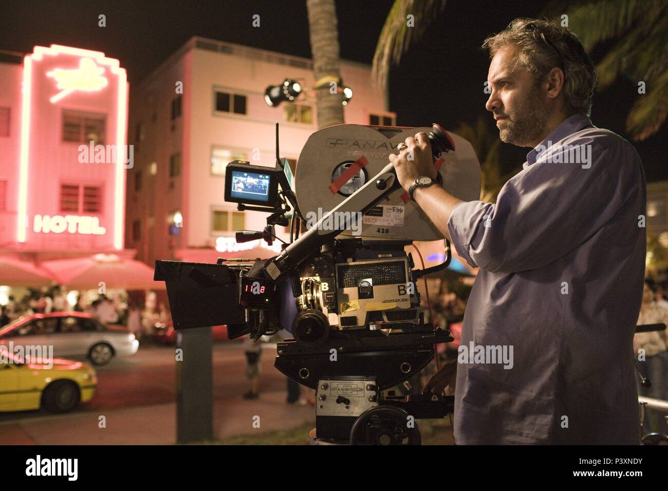 Director sam mendes on set hi-res stock photography and images - Alamy