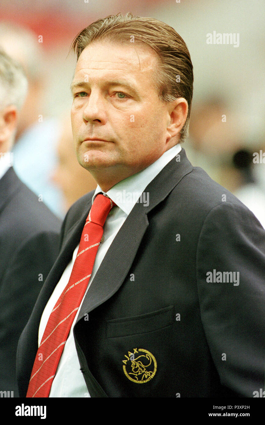Netherlands football team 2000 hi-res stock photography and images - Alamy