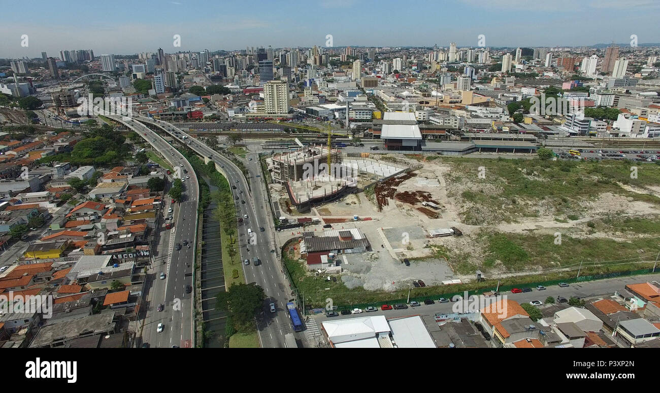 Imagem aérea da construção da Nova Prefeitura de Osasco e da antiga ...