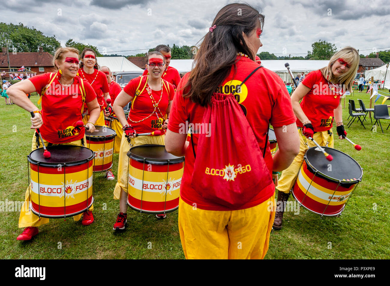 Samba costumes hi-res stock photography and images - Alamy