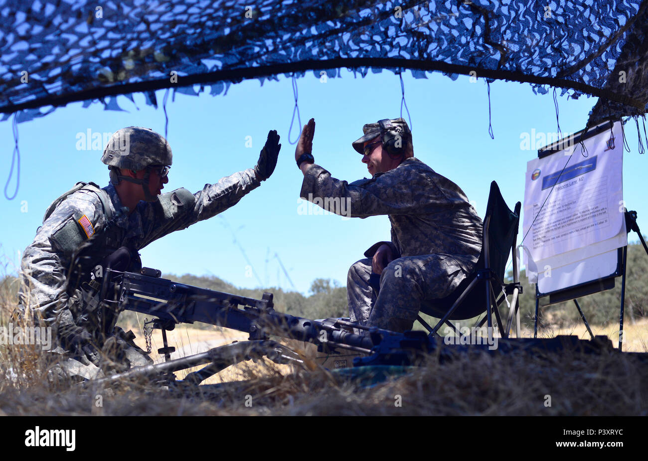 An Oregon Army National Guard Soldier with the 41st Infantry Brigade ...