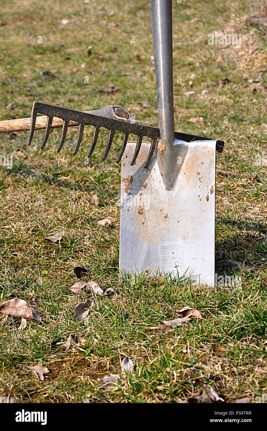 traditional garden tools Stock Photo - Alamy