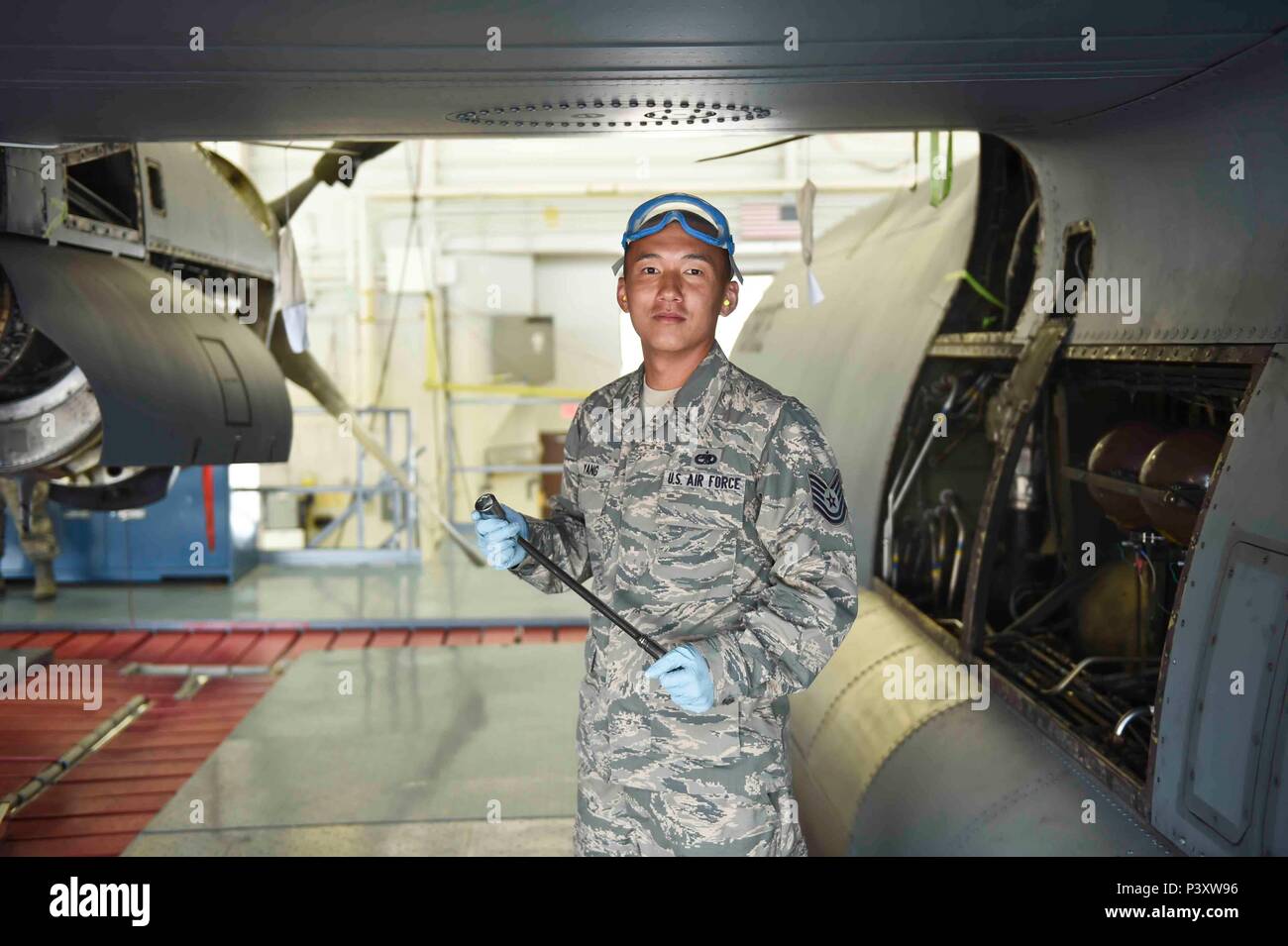 Aircraft hydraulic systems hi-res stock photography and images - Alamy