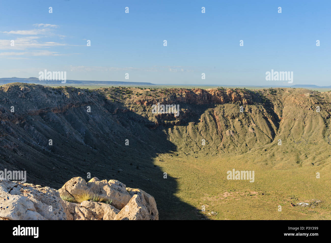 Looking down into Arizona's Meteor Crater along the southern rim Stock ...