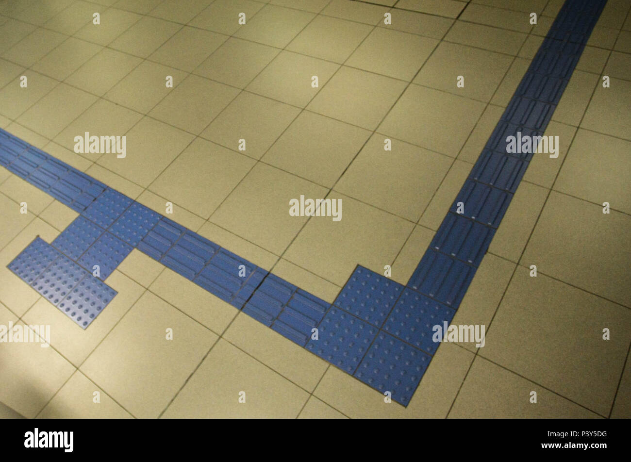 Piso superior hi-res stock photography and images - Alamy